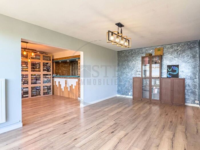 Appartement à louer - Briffaut Rousset-Laprat Maninet-Fontlozier La Palla, Valence - 5 pièces - 3 chambres