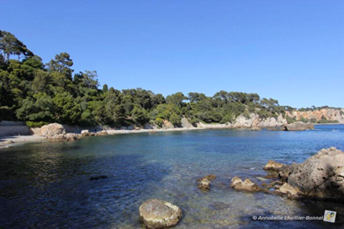 Maison à vendre - La Garde, Les Castelles, Le Plan, Sainte-Marguerite - 6 pièces - 4 chambres