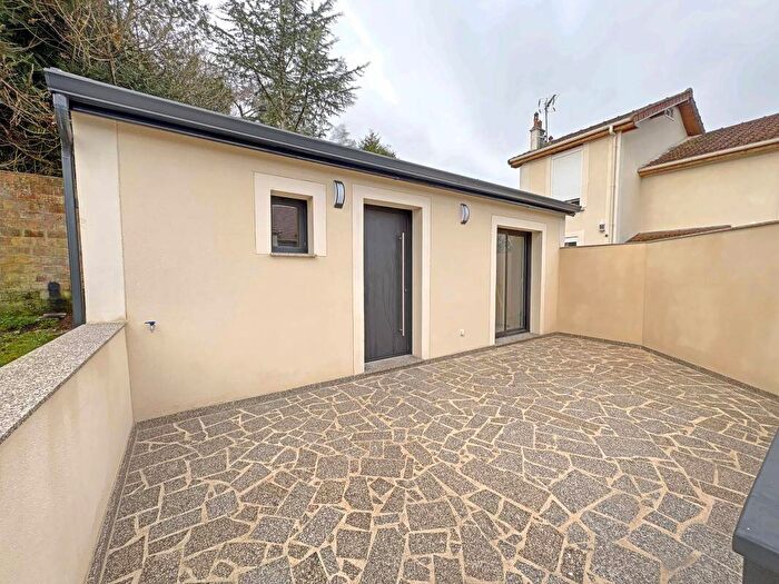 Maison à louer - Hacquinière-Paris-Chevreuse, Bures-sur-Yvette - 2 pièces - 1 chambre