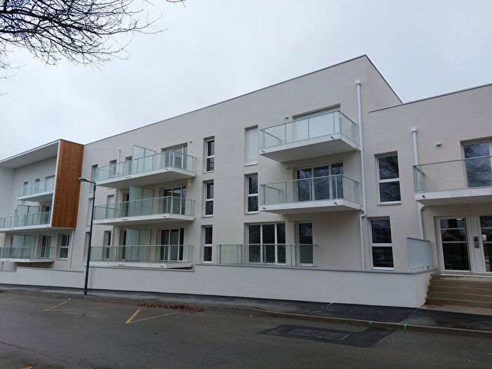 Appartement à louer - LHuisserie - 4 pièces