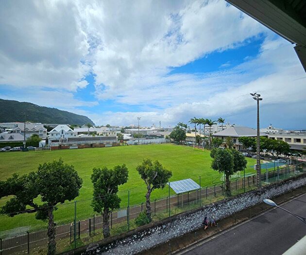 Appartement à louer - Saint-Denis - 4 pièces - 3 chambres