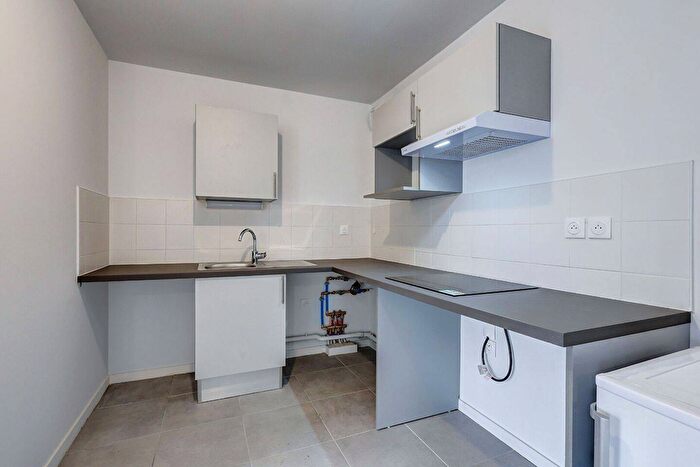 Appartement à louer - Arsenal, Dijon - 3 pièces - 2 chambres