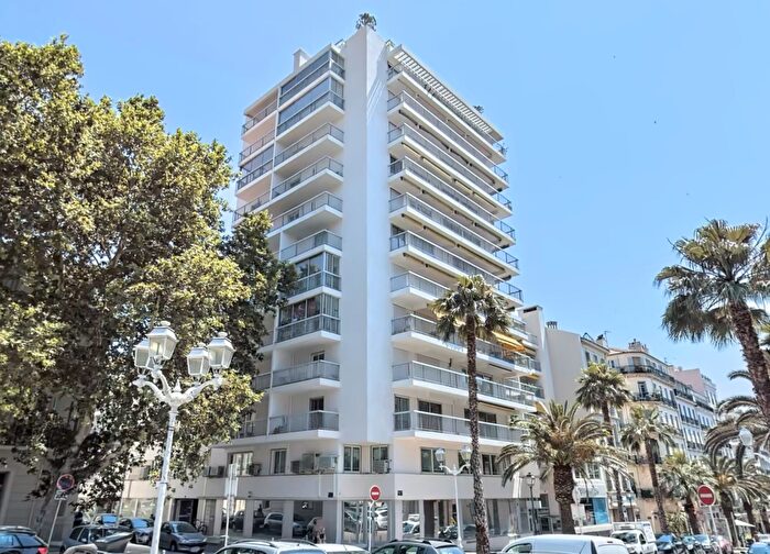 Appartement à vendre - Toulon, Haute-ville - 2 pièces - 1 chambre