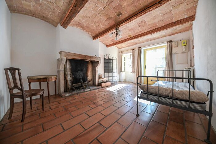 Maisons à vendre et appartements à louer - 1