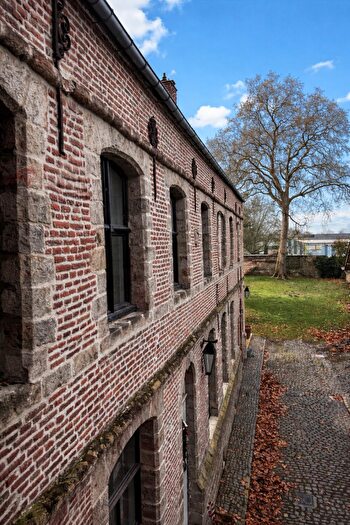 Maison à vendre - Saint-Amand-les-Eaux, Centre-ville - 15 pièces - 8 chambres