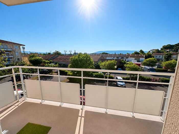 Cavaillon, Docteur Ayme, Ratacans, Les Vignères, Saint-Jacques : Appartement 2 pièces à vendre