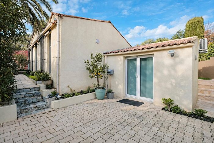 Maison à vendre - Carros - 5 pièces - 4 chambres