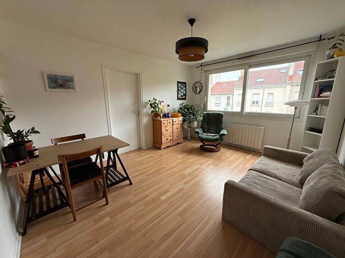 Appartement à louer - Barbâtre-Saint Remy-Verrerie, Reims - 2 pièces - 1 chambre