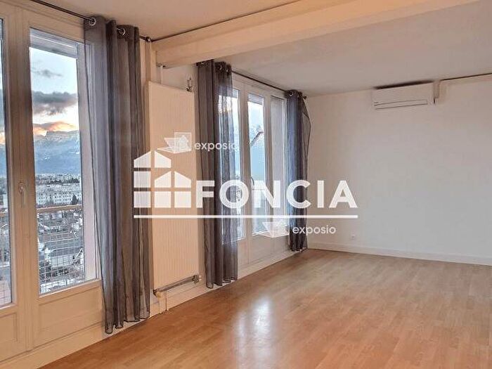 Appartement à louer - Croix Rouge-Portail-Rouge Sémard, Saint-Martin-dHères - 3 pièces - 2 chambres