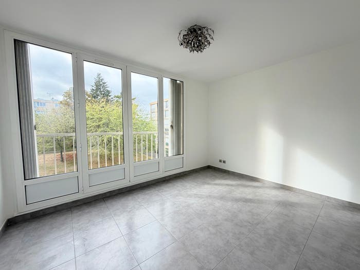 Appartement 3 pièces à Le Plessis-Trévise, Centre-ville, Orly Parc, à vendre