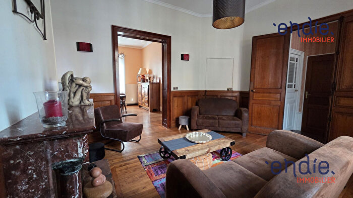 Maison 9 pièces à Moulins, Gare, Champins, à vendre