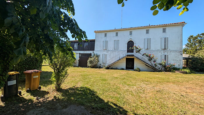 Maison à vendre - Marcillac - 6 pièces - 3 chambres