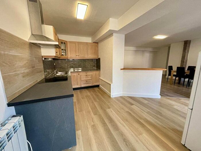 Centre Sud, Luxeuil-les-Bains : Appartement 3 pièces à louer