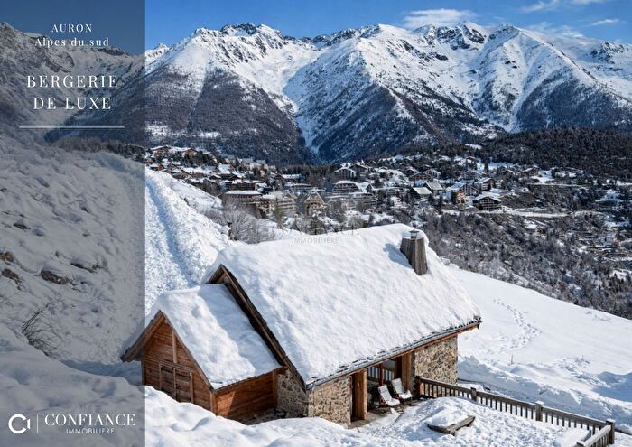 Maison à vendre - Saint-Étienne-de-Tinée - 5 pièces - 4 chambres