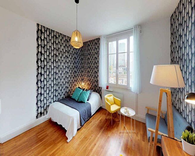 Appartement à louer - La Villette, Lyon ème arrondissement - 3 pièces - 5 chambres