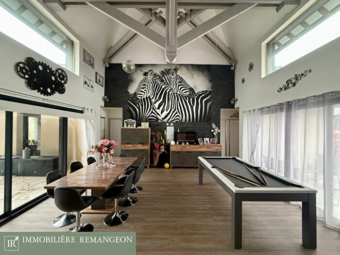 Maison à vendre - Vierzon, Centre-ville - 6 pièces - 4 chambres