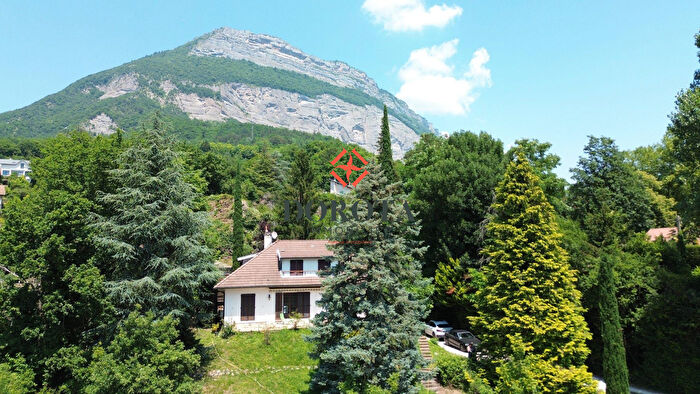 Maison à vendre - Corenc - 9 pièces - 6 chambres