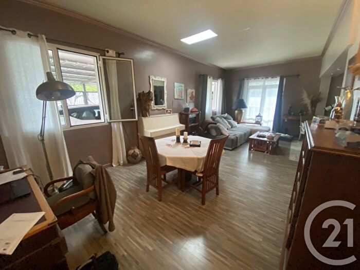 Maison 13 pièces à Saint-Denis, Le Brûlé, à vendre