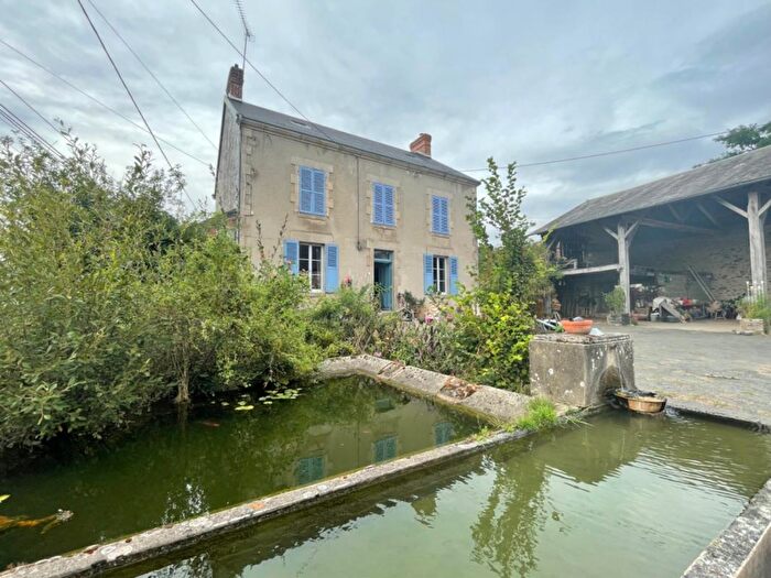 Maison 8 pièces à vendre à La Celle-Dunoise