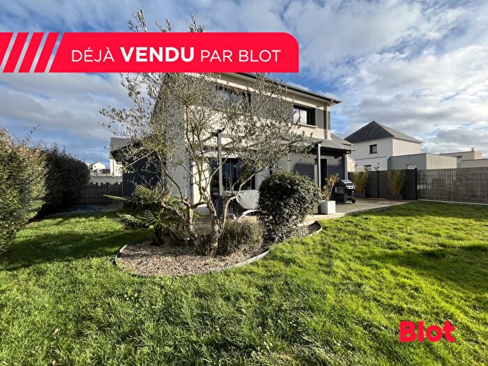 Maison à vendre - Bréal-sous-Montfort - 6 pièces - 4 chambres