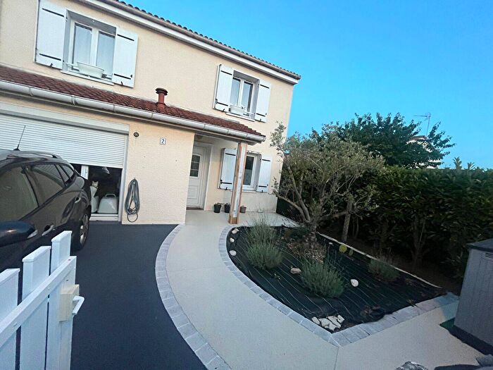 Maison 5 pièces à Centre, Tonnay-Charente, à louer