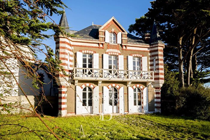 Maison à vendre - Pornichet, Centre-ville, Gare, Gambetta - 11 pièces - 9 chambres