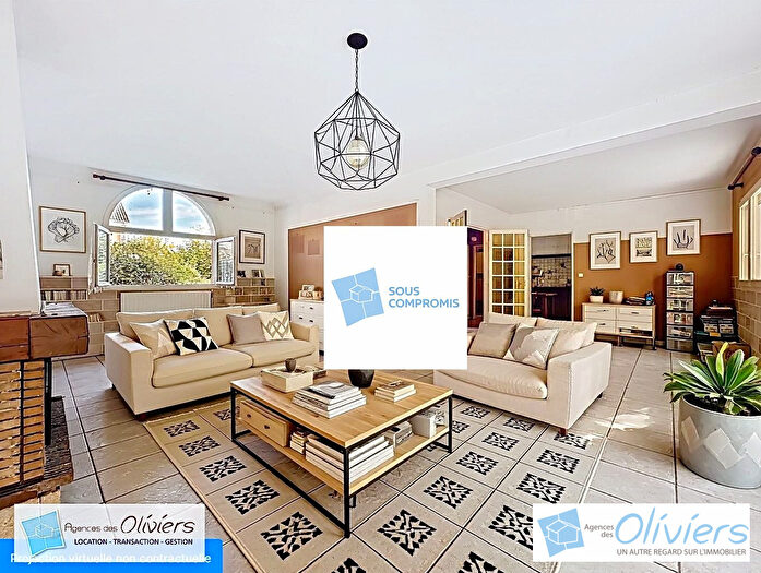 Maison à vendre - Voisins-le-Bretonneux - 5 pièces - 3 chambres