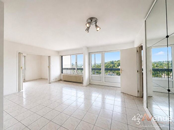 Appartement à vendre - Saint-Étienne, Saint-Roch, Vivaraize, Valbenoite, Centre Deux - 4 pièces - 3 chambres