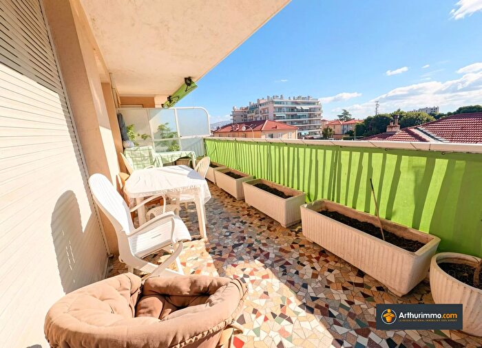 Appartement 4 pièces à Nice, Saint-Philippe, Estienne d'Orves, à vendre