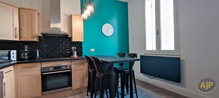 Appartement à louer - Libourne, Centre-ville, Bastide, Gare - 2 pièces - 1 chambre