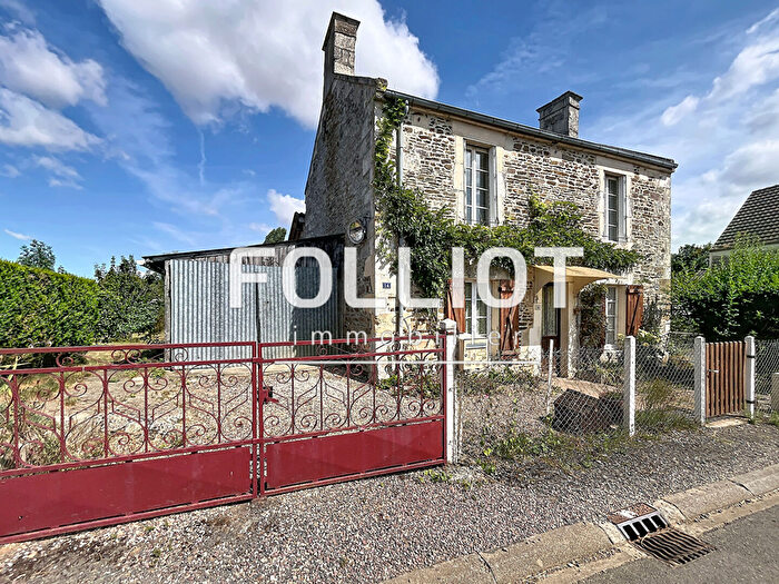 Maison 6 pièces à Moulines, à vendre