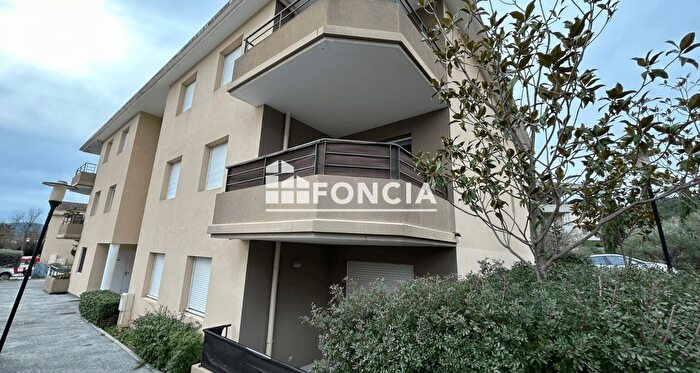 Appartement à vendre - Le Luc - 3 pièces - 2 chambres