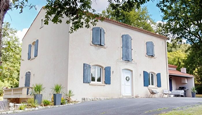Maison à vendre - Fouquebrune - 9 pièces - 4 chambres