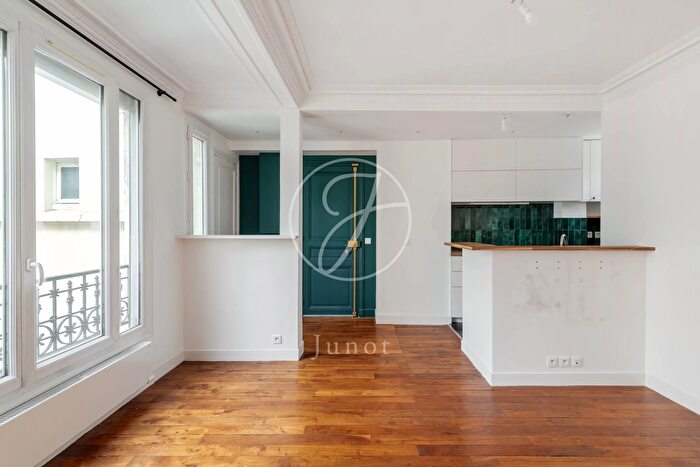 Appartement à vendre - Paris e , Montmartre, Sacré Coeur, Abbesses - 2 pièces - 1 chambre