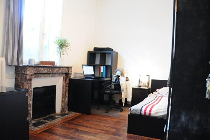 Appartement à louer - Compiègne, Centre-ville - 1 pièce - 17 chambres