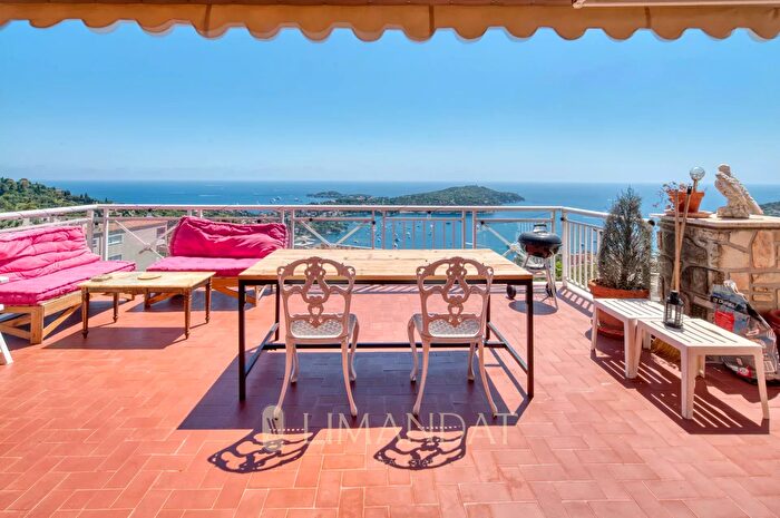 Maison à vendre - Villefranche-sur-Mer - 9 pièces - 5 chambres