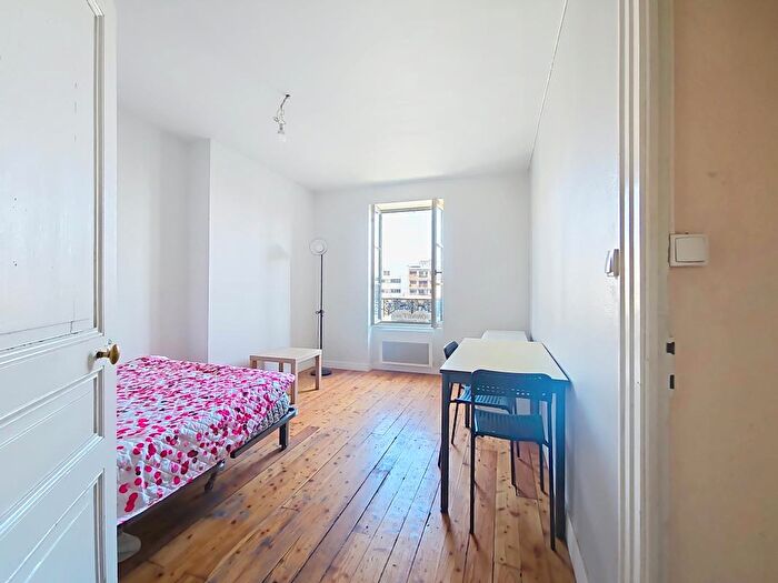 Appartement à louer - Clermont-Ferrand, Jaude, Fontgiève Saint-Alyre - 1 pièce