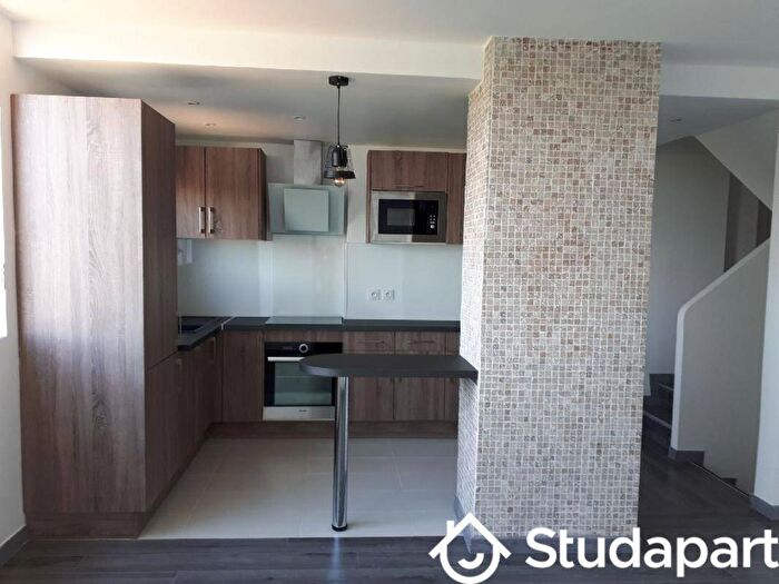 Appartement à louer - La Fontaine-Parc des Sceaux-Croix de Berny-Centre Ville, Antony - 1 pièce - 3 chambres