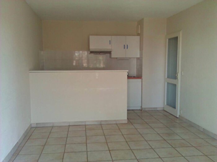 Sud, Malemort : Appartement 2 pièces à louer
