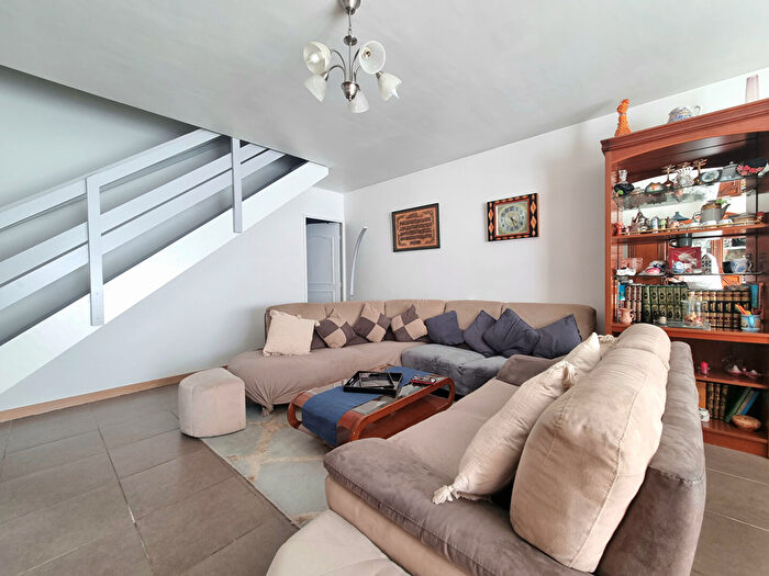 Fontenay-sous-Bois, Val de Fontenay, Rer E : Appartement 5 pièces à vendre