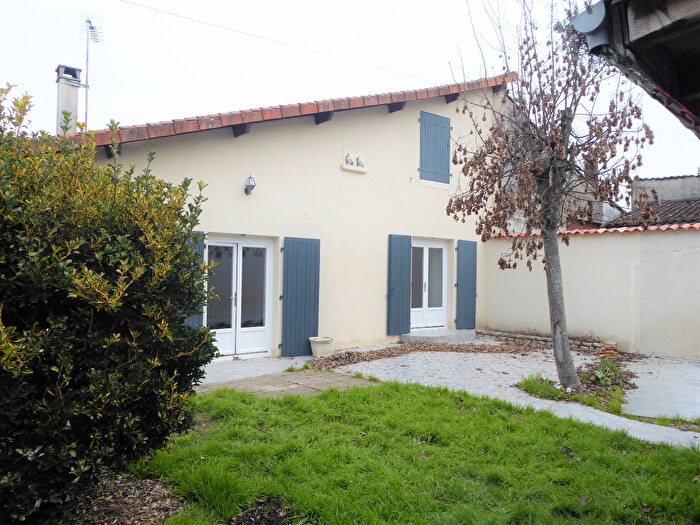 Maison 4 pièces à louer à Sigogne