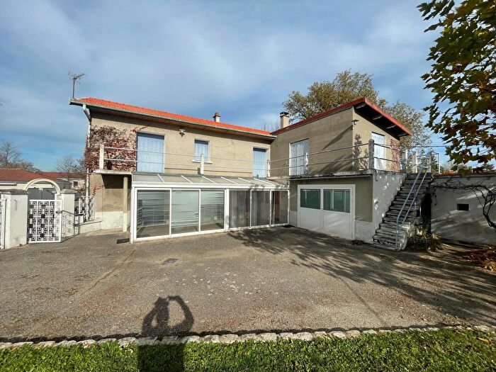 Savigneux : Maison 8 pièces à vendre