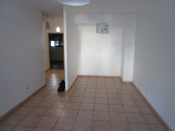 Appartement 3 pièces à Saint-Denis, Vauban, à louer