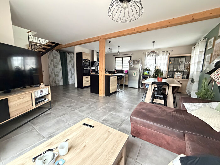 Maison à vendre - Guécélard - 6 pièces - 4 chambres