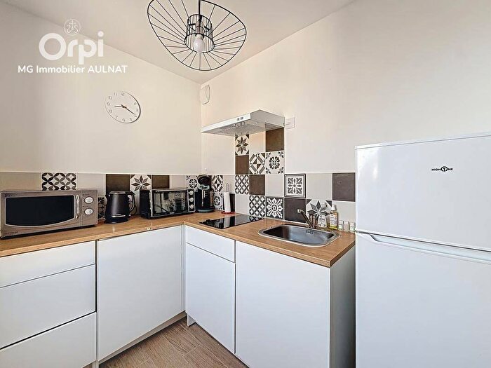 Appartement à louer - Petite Couronne, Riom - 1 pièce