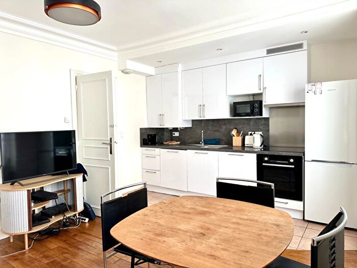 Appartement 2 pièces à Paris 16ème, Dauphine, à louer