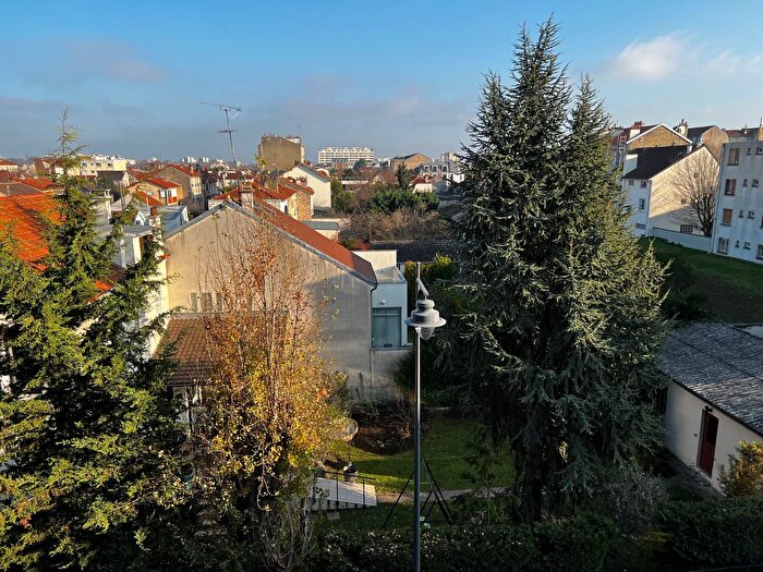 Appartement à louer - Maisons-Alfort, Charentonneau - 1 pièce
