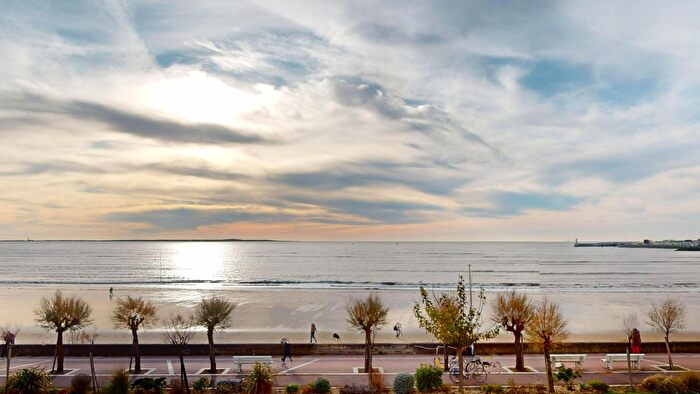 Maison à vendre - Royan, Le Parc, Plage de la Grande-Conche - 12 pièces - 9 chambres