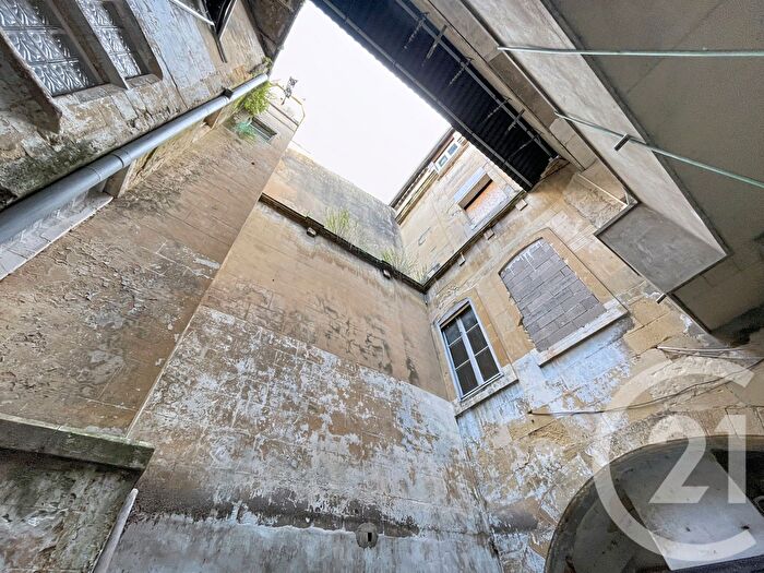 Maison à vendre - Bagnols-sur-Cèze, Centre-ville - 14 pièces - 8 chambres