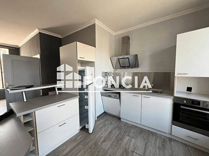 Appartement à louer - Centre Ville, Niort - 3 pièces - 2 chambres